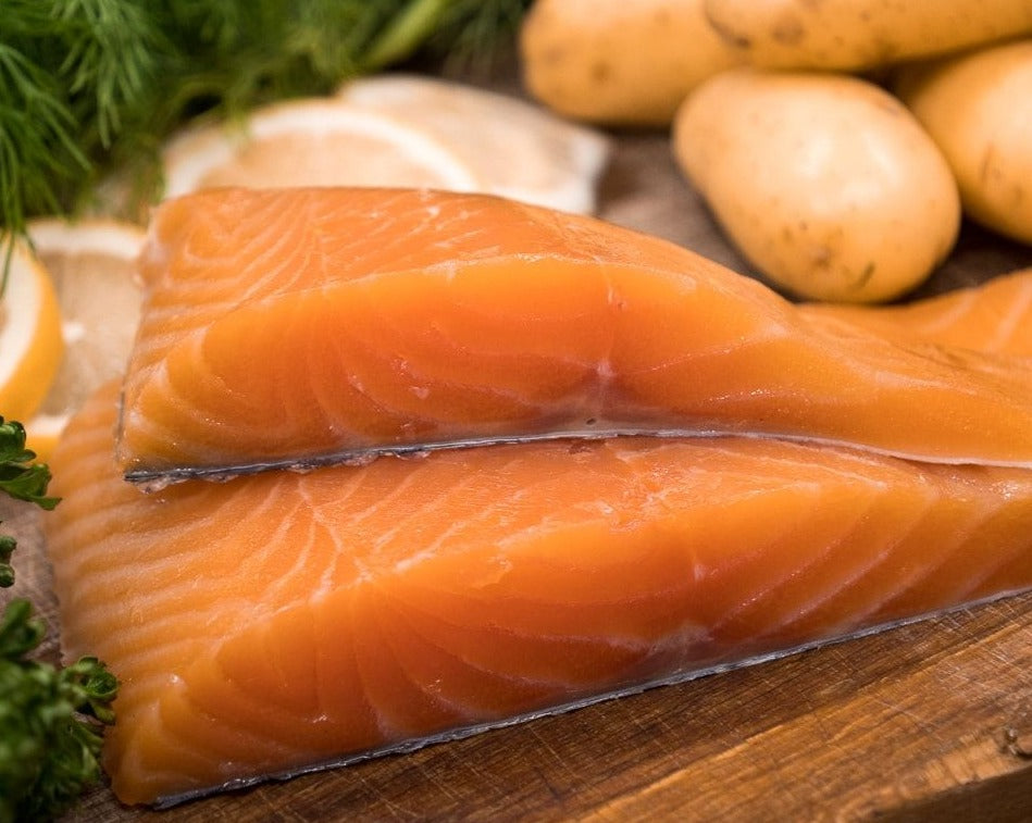 Lax Hel sida kallrökt Savolax (1,3kg-1,6kg) | Fiskskaldjur.se